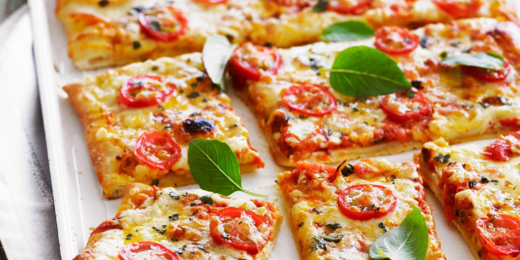 Pizza pain de mie, la recette simple - FOODCORNER